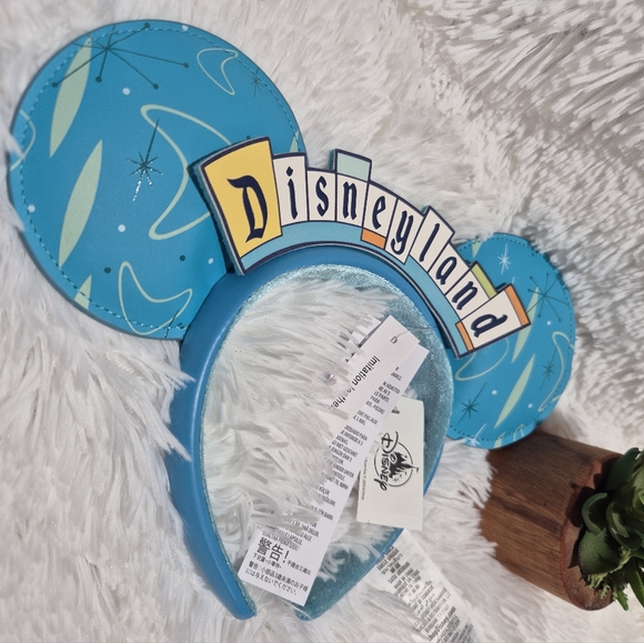 Disney | Accessories | Disney Parks Disneyland Retro Mickey Mouse Ears ...